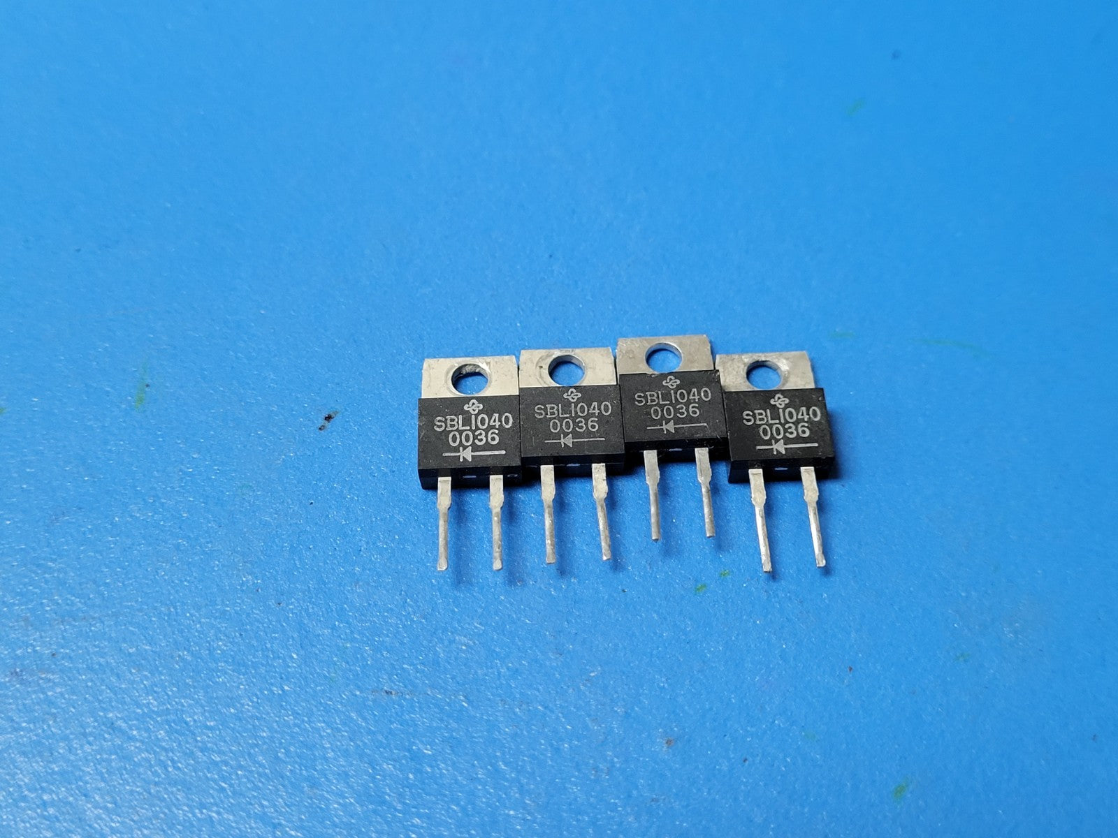(4 PCS) SBL1040-E3/45 VISHAY/GS Schottky Diode, 40V 10A, 2-Pin TO-220A – Specialty Parts ...